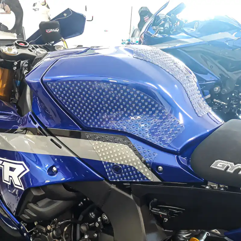 Eazi-Grip Yamaha YZF-R1/R1M 2020-2024 Black Tank Grips - EVO